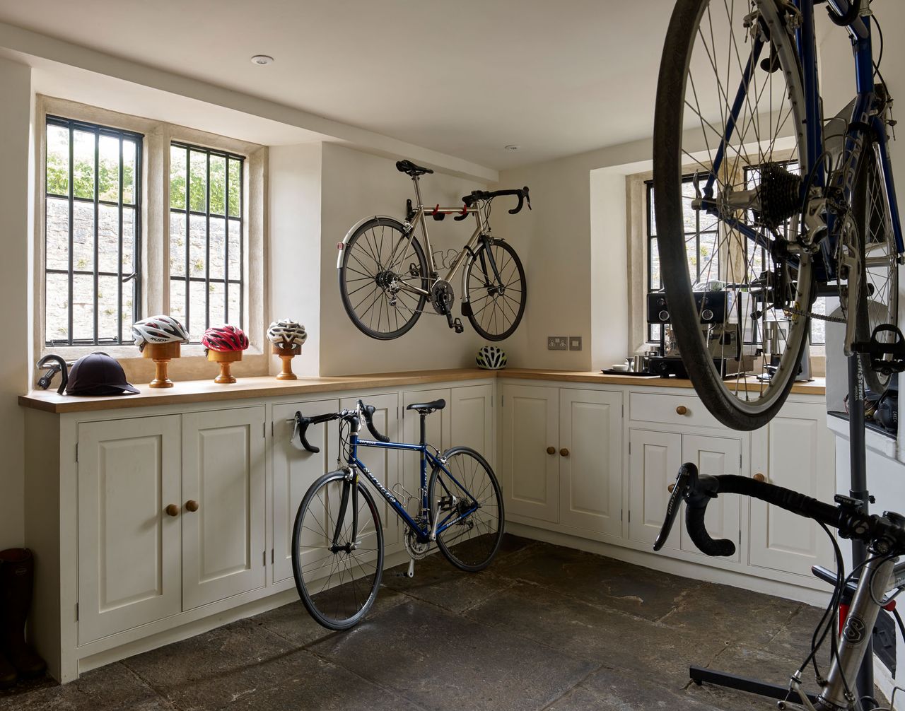 Holcombe Court, the 'finest Tudor house in Devon', and the 20-year, no ...