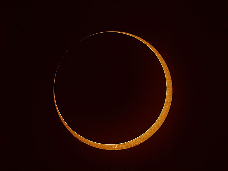See a 'Ring of Fire' Annular Solar Eclipse Thursday Via Slooh Webcast ...