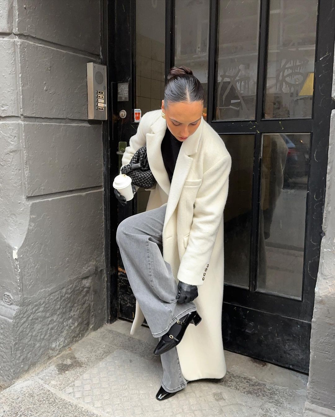 How to Build a Capsule Wardrobe For Winter 2024: 8 Polished Items | Who ...