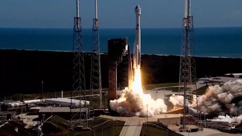 Boeing's Starliner launches astronauts for 1st time in historic liftoff ...