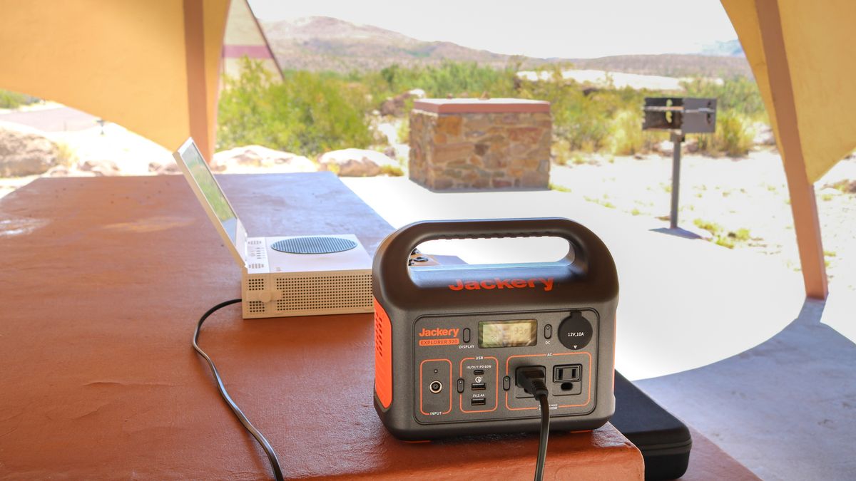I took my Xbox on vacation and even played it in the desert — here’s ...