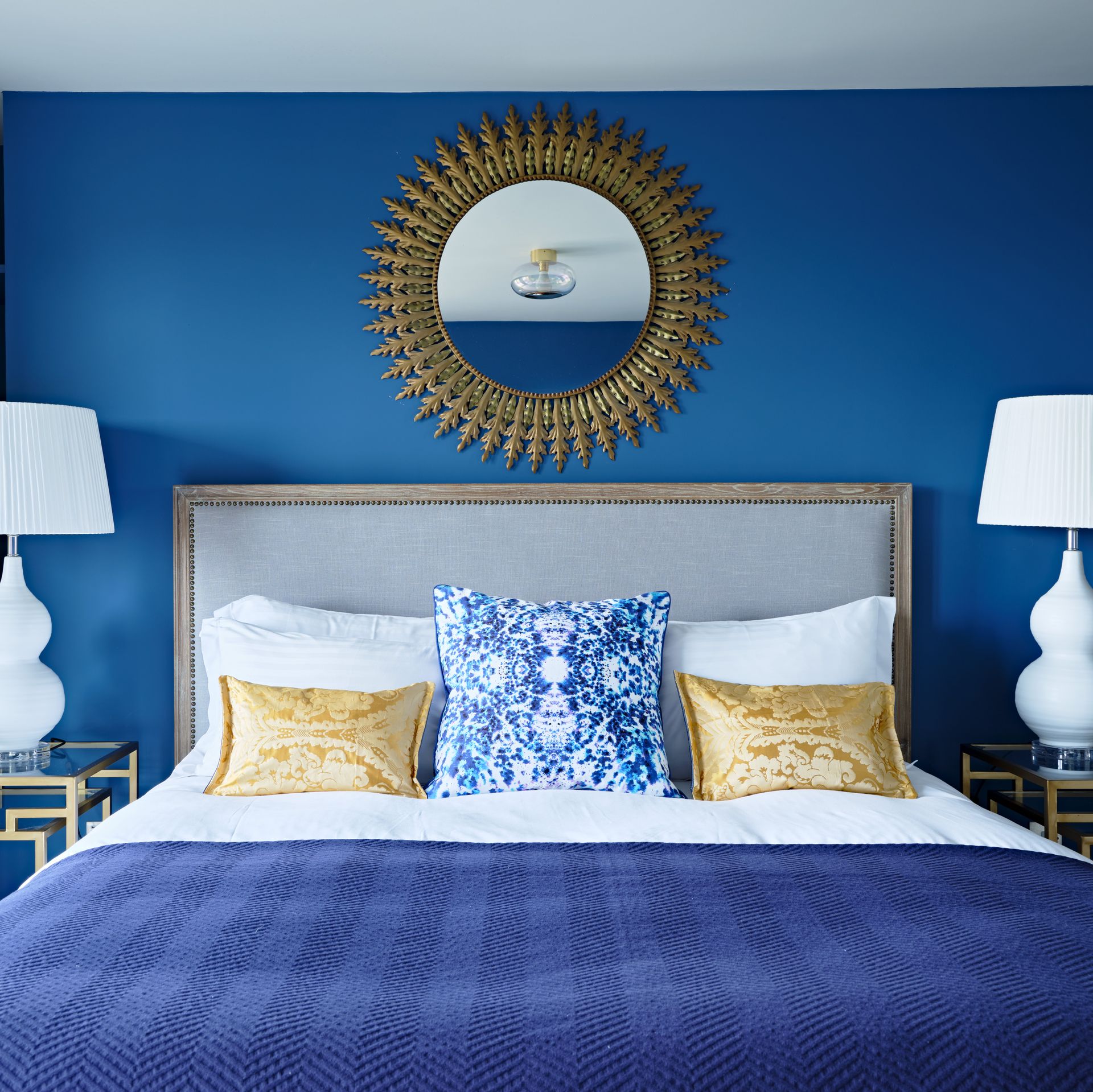 10 tips to decorate above the bed and create a focal point | Ideal Home