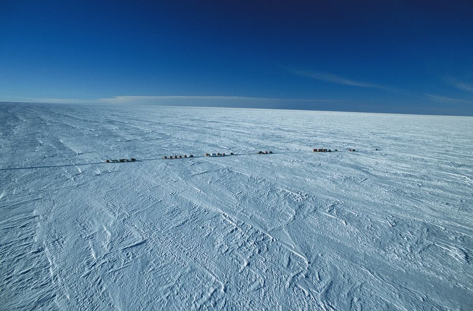 The Oldest Ice on Earth May Be Hiding 1.5 Miles Beneath Antarctica ...