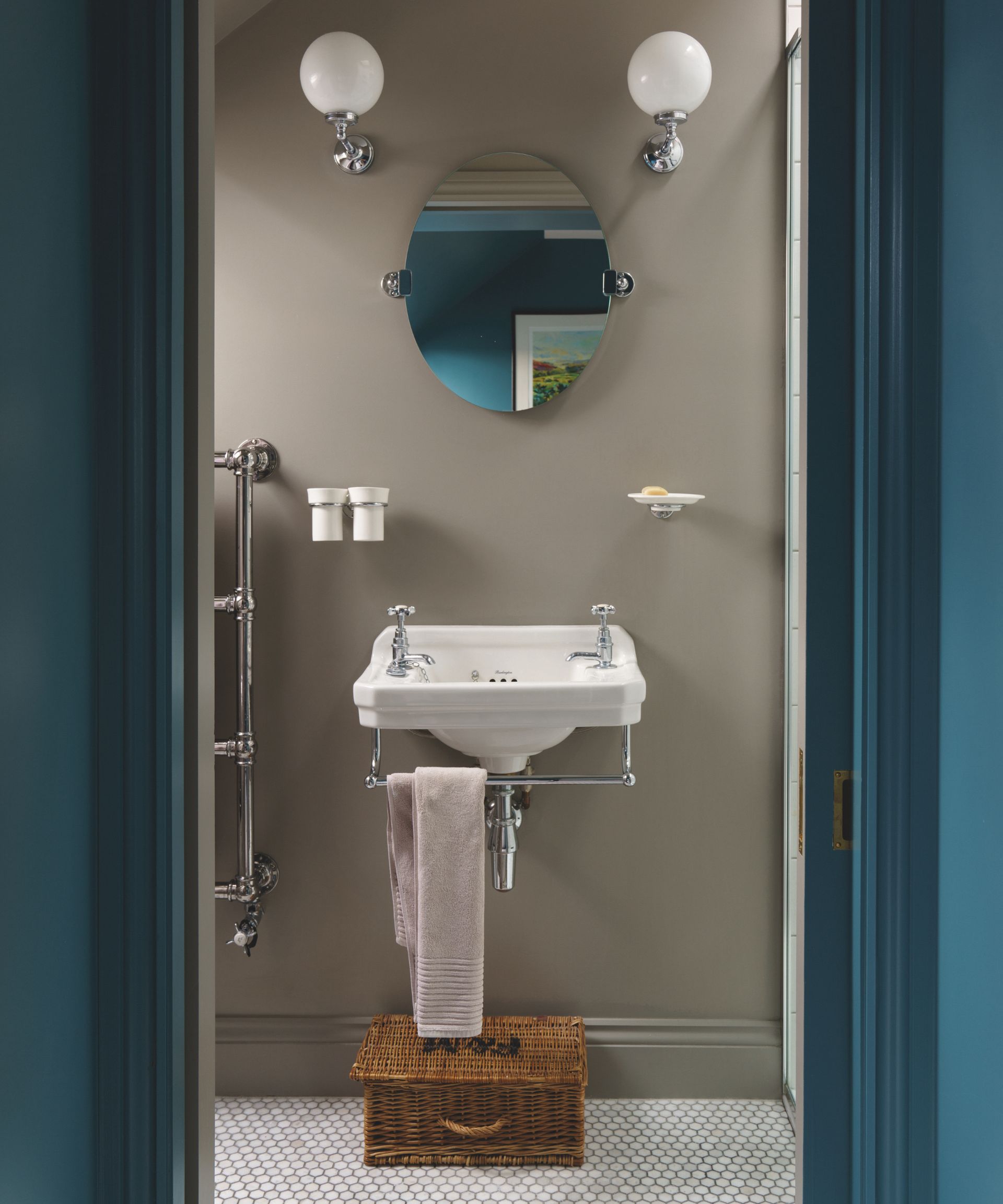 10 gray small bathroom ideas to update your space | Real Homes