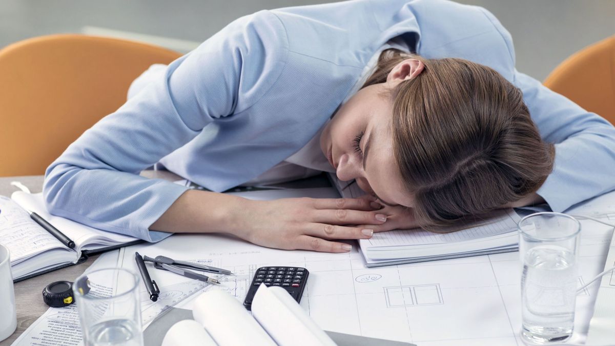 Sleeping at Work - Why Women Should Take Naps at Work | Marie Claire