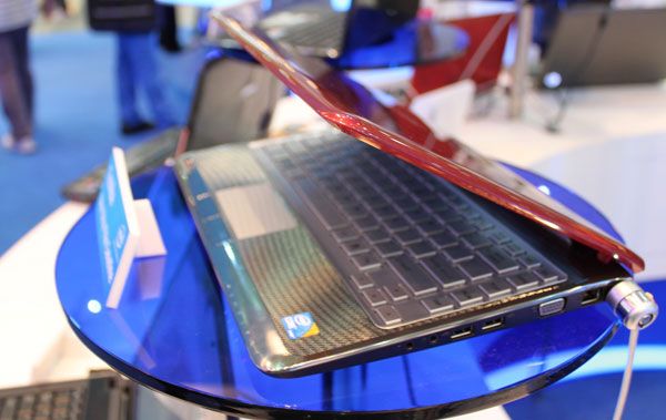 Non-U.S. Netbooks and More Shown Off at Intel Booth, Create Device Envy ...