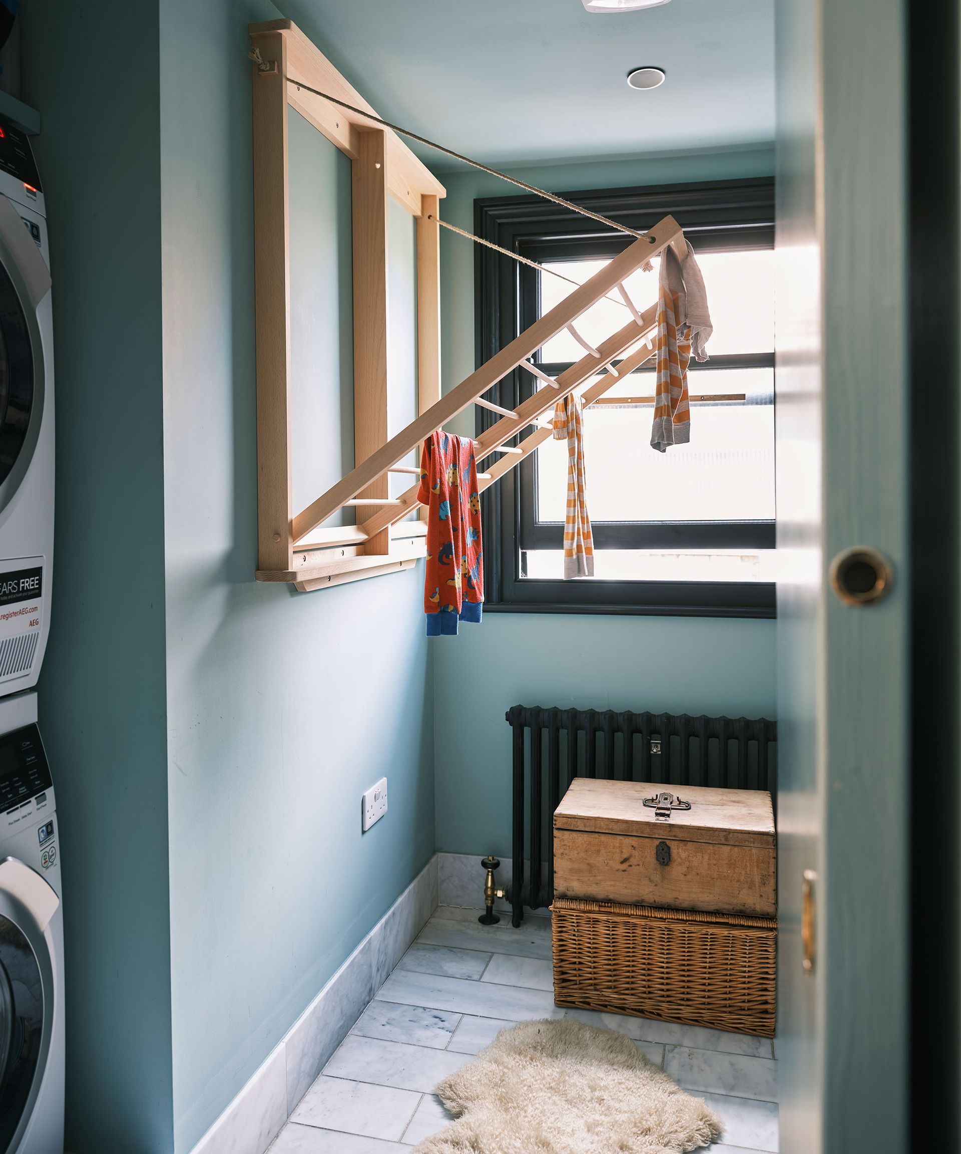 14 Practical Drying Rack ideas to dry clothes quickly and efficiently ...