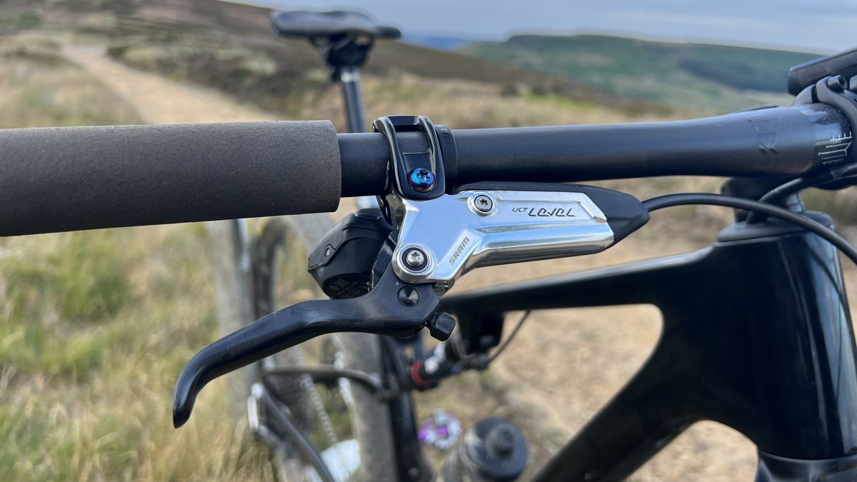 SRAM Level Ultimate Stealth 4-Piston brake review | Bike Perfect