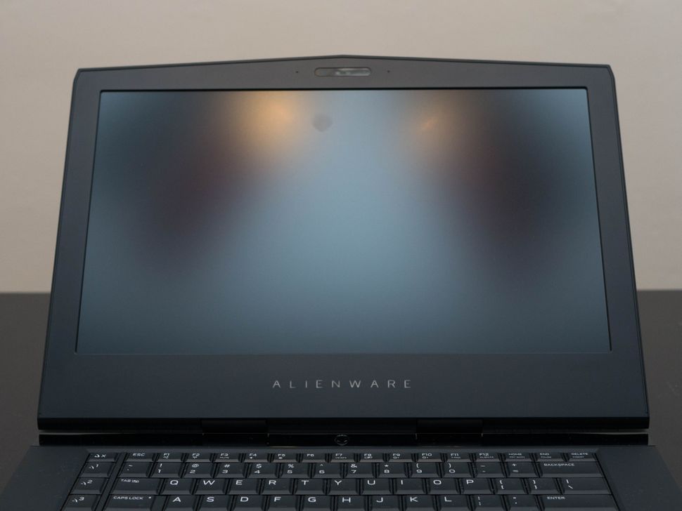 Alienware 15 (GTX 1070) Gaming Laptop Review - Tom's Hardware | Tom's ...