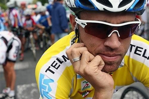 One for Moises' brother | Cyclingnews