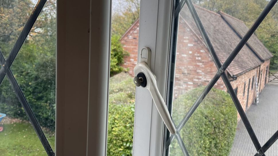 The 'hidden' uPVC window setting could save you £85 | Homebuilding
