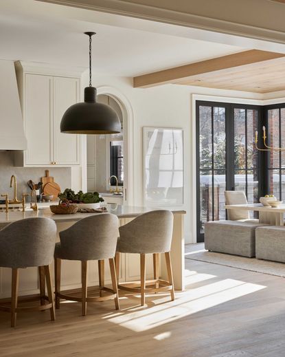 This trick is the best way to make a dining table minimalist | Livingetc