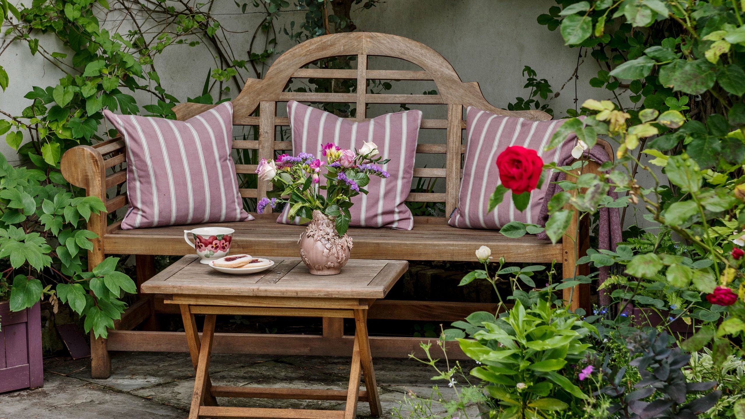 Garden bench ideas – 6 ways to update your outdoor seating | Ideal Home