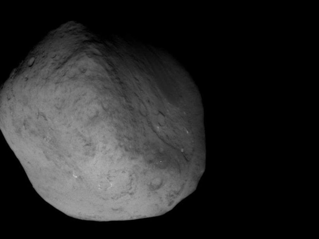 Photos of Comet Tempel 1 From NASA Space Missions | Space