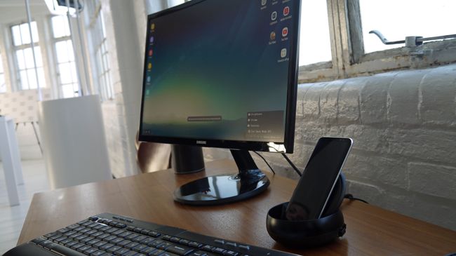 Samsung’s Dex dock turns the Galaxy S8 into a competent desktop | TechRadar