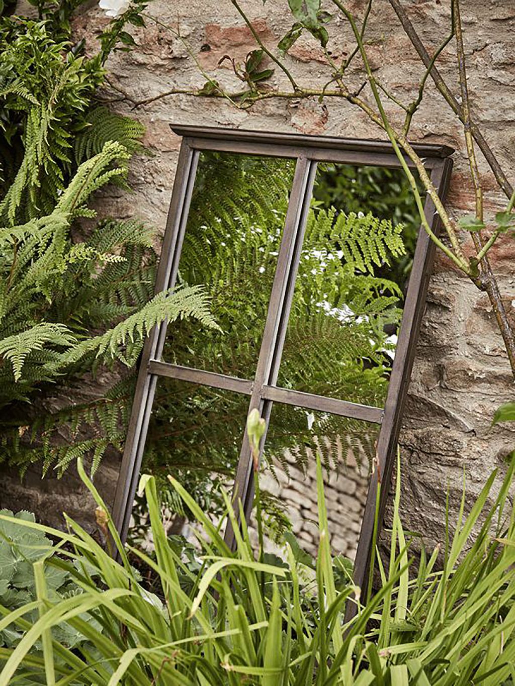 Garden mirror ideas: 20 creative ways to use them for your lawn, porch ...