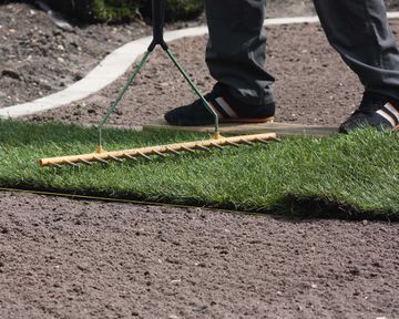 How to lay turf: 6 steps for a lush green lawn | Gardeningetc