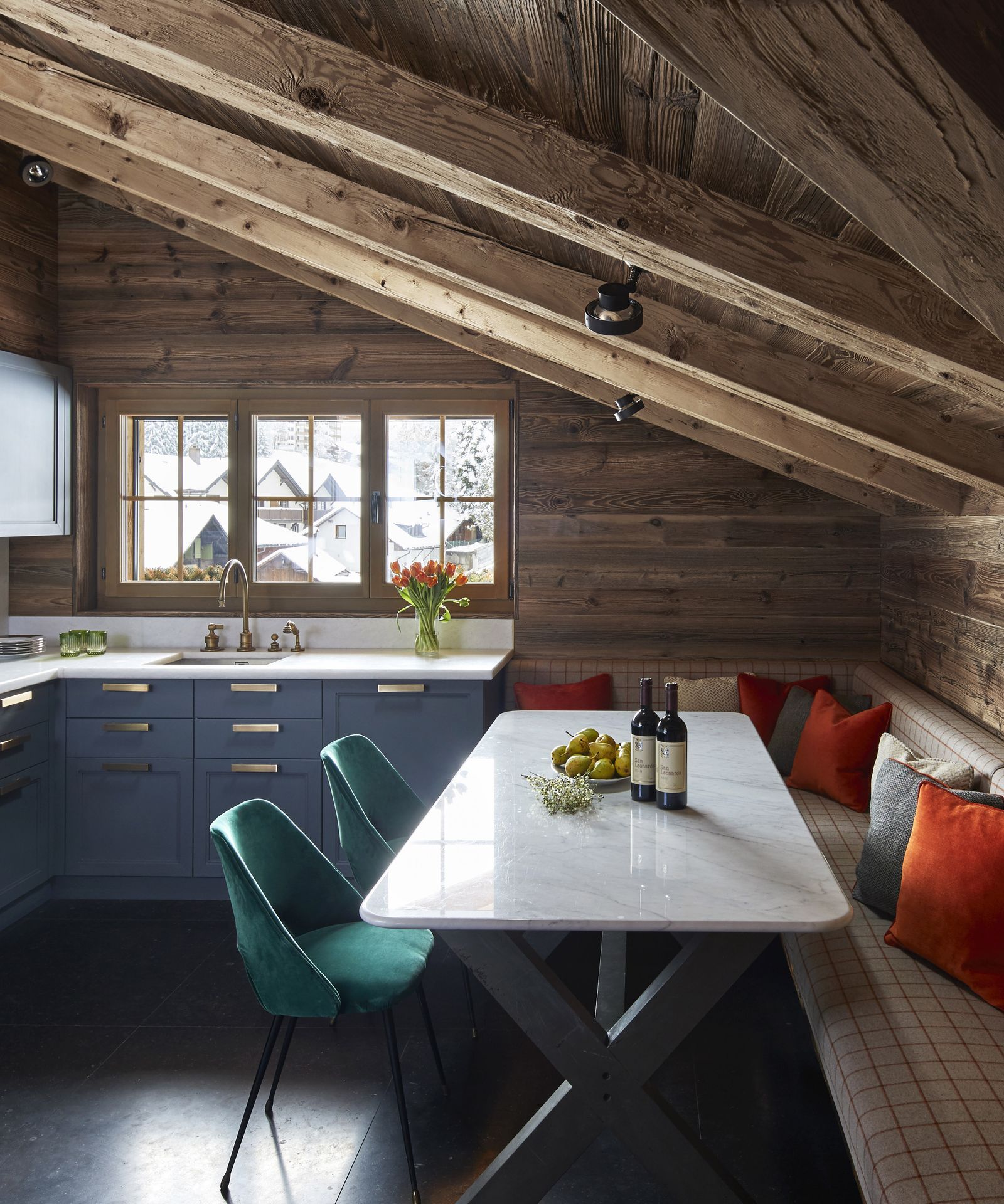 Cabincore: The trend experts are bringing into their homes | Homes and ...