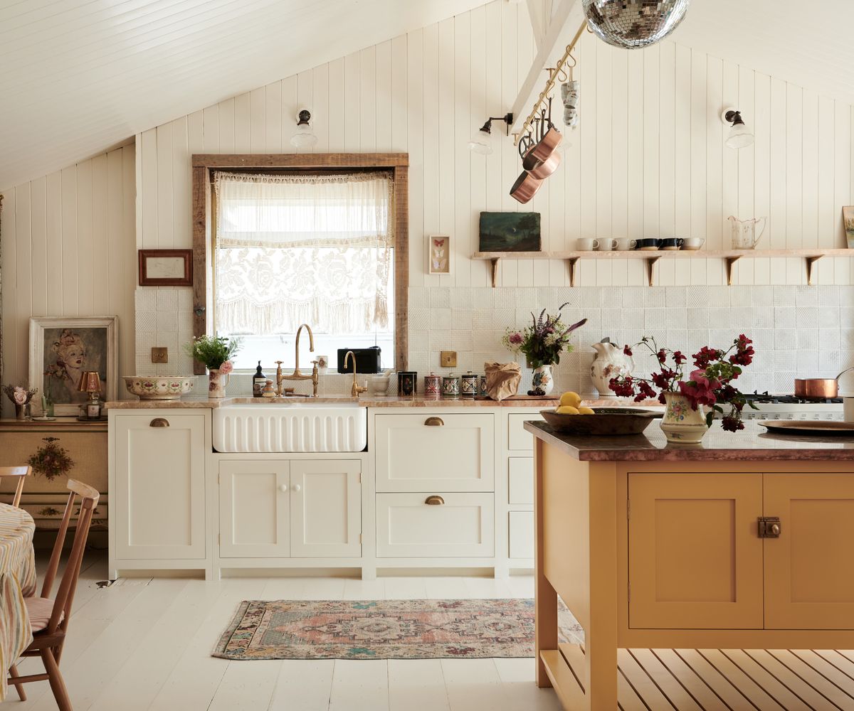 19 white kitchen ideas that are neither bland nor boring | Homebuilding
