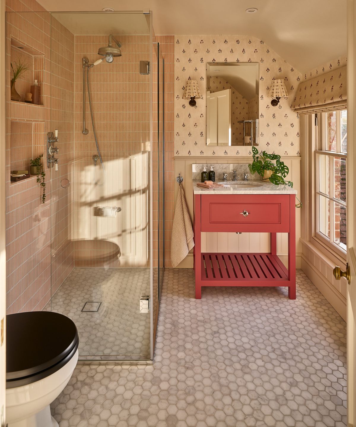 15 cottage bathroom ideas for a whimsically modern washroom | Homebuilding
