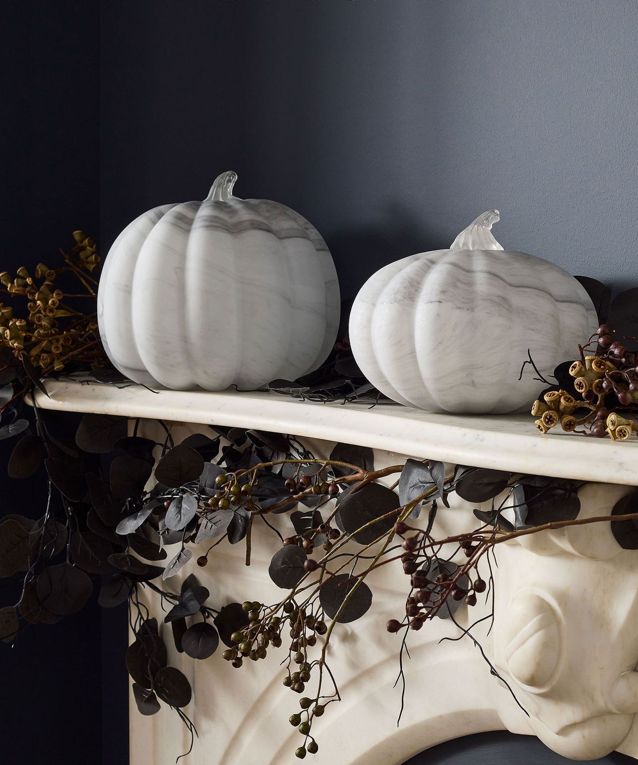 10 creative ways to decorate with pumpkins to create the perfect ...