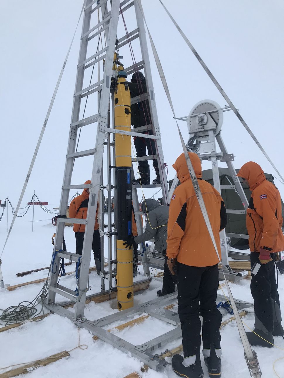 Surprisingly warm water found on underside of Antarctica's 'Doomsday ...
