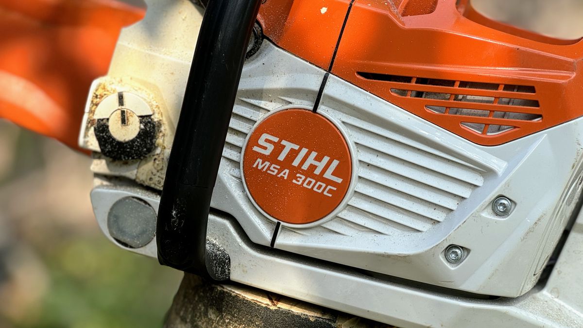 STIHL MSA 300 Cordless Chainsaw review | Top Ten Reviews