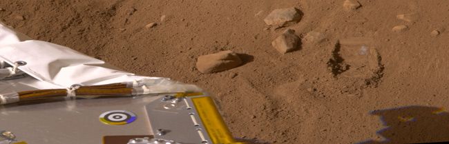Phoenix Ready to Scoop Up Martian Soil Samples | Space