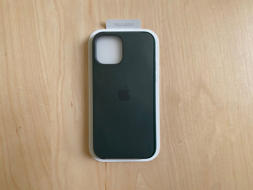 Hands-on with Apple's new MagSafe iPhone 12 case and MagSafe charger ...