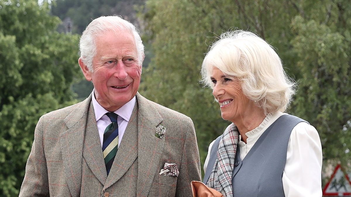 King Charles and Camilla's decadent Christmas Tree revealed | Woman & Home