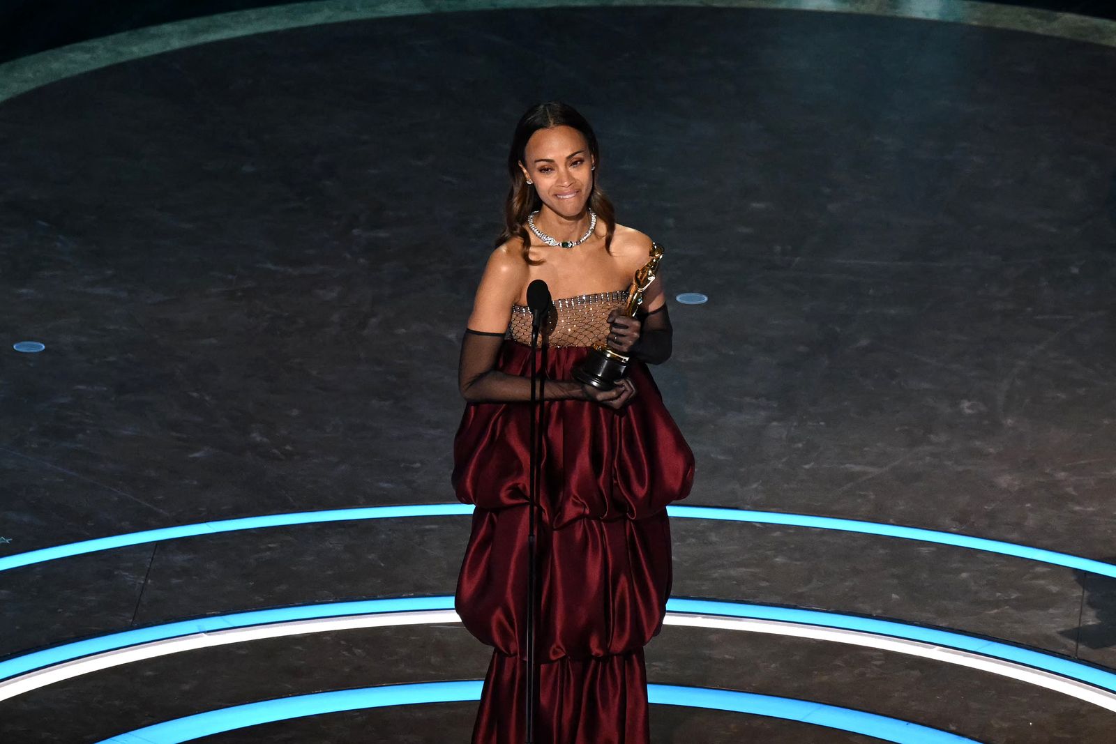 Oscars 2025: Zoe Saldaña Becomes the First Dominican American to Win an ...