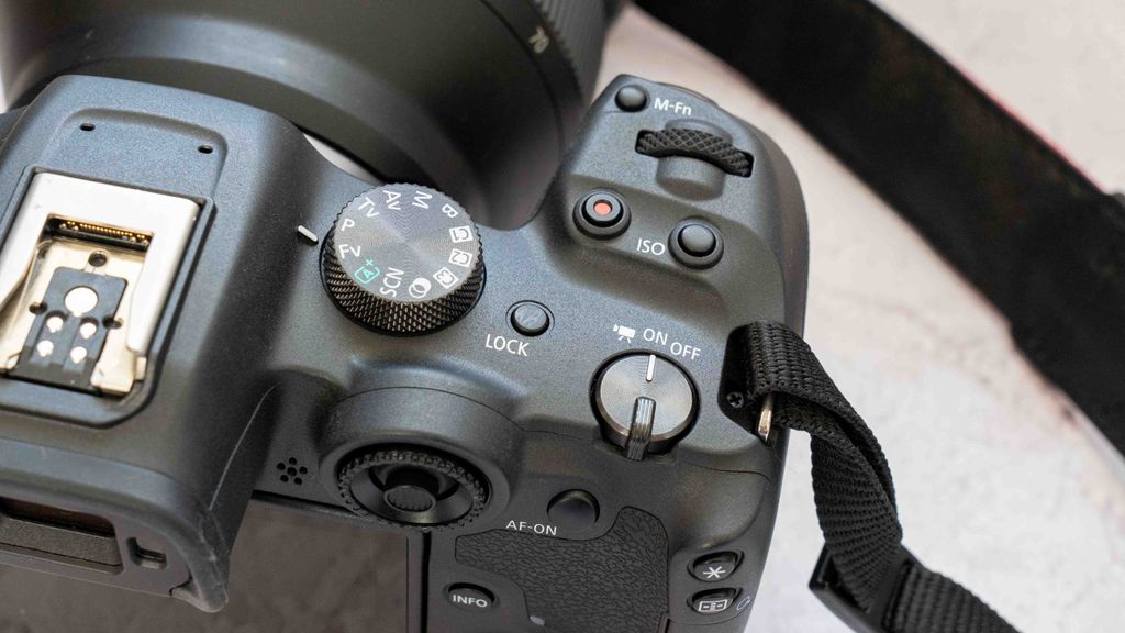 Canon EOS R7 Review | Space