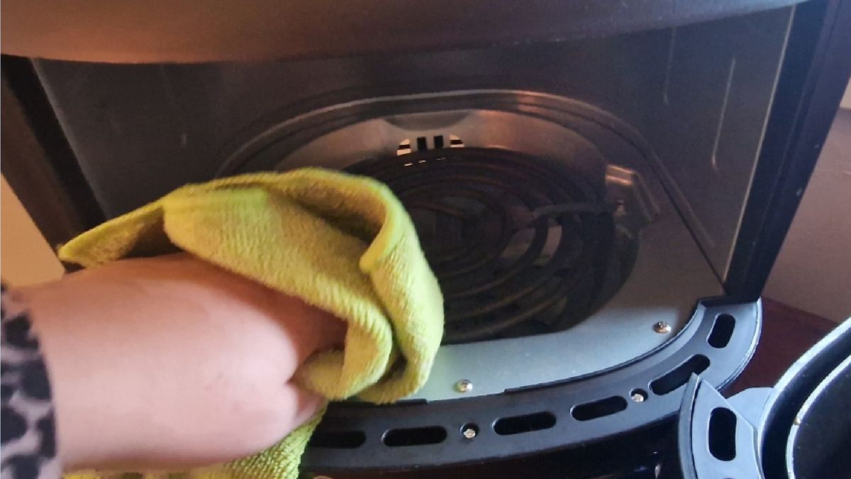 How to clean an air fryer heating element | Tom's Guide
