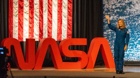 NASA unveils 10 new astronauts for missions to the moon — and maybe ...