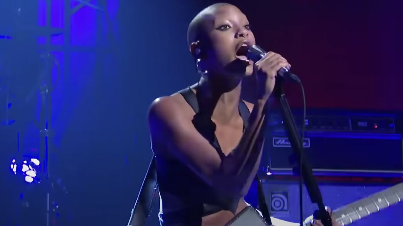 Watch Willow bring heavy metal fury to US TV institution Saturday Night ...