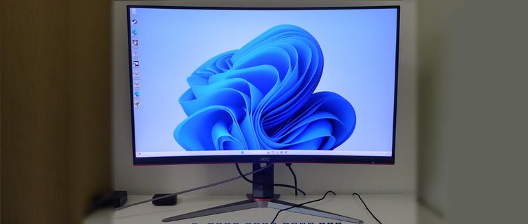 AOC CQ32G2S 165 Hz Gaming Monitor Review: A Lot of Screen and ...