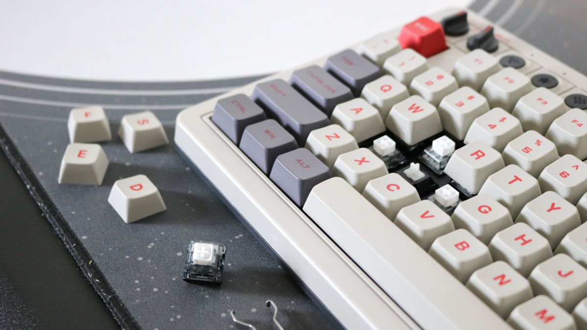 I used this NES-style mechanical keyboard for a week — and it’s great ...