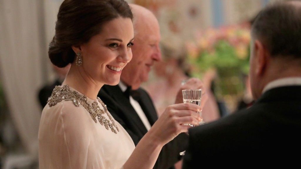 Royal Dining Rules, Explained by an Etiquette Expert | Marie Claire