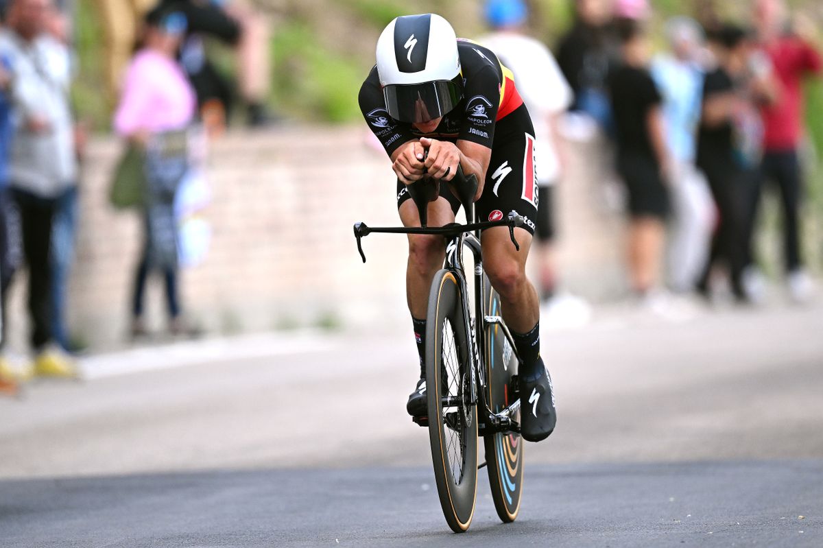 Giro d'Italia stage 9: Remco Evenepoel sneaks back into pink with ...
