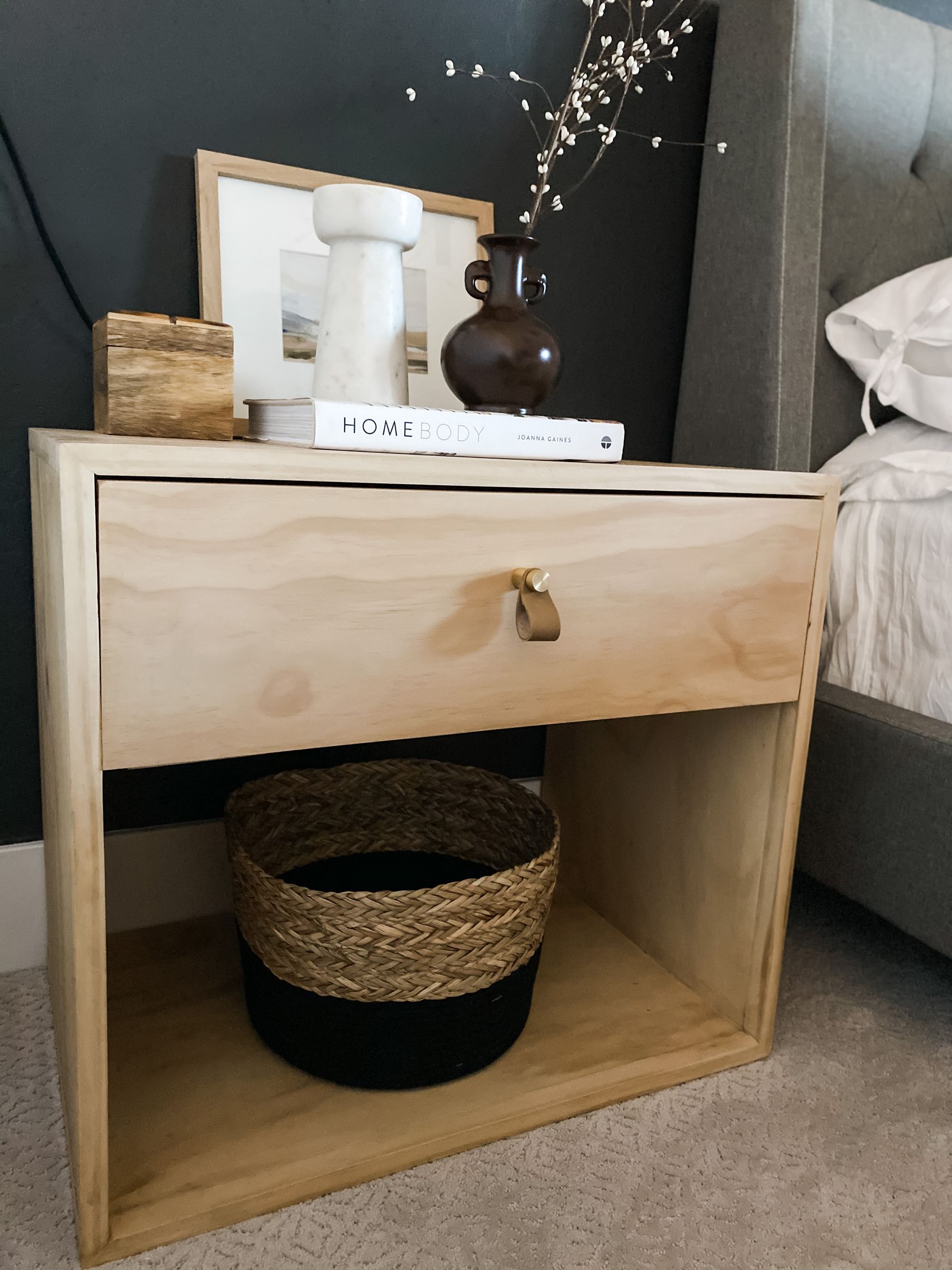 A DIY nightstand: How to build a stylish and minimalist DIY nightstand ...