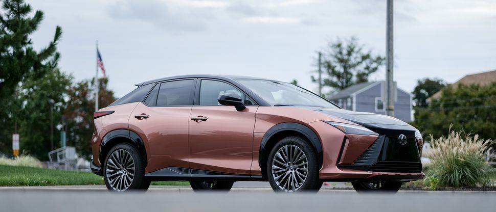 I drove the Lexus RZ 450e EV for a week — here's my pros and cons | Tom ...