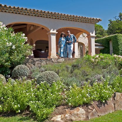 Home Truths with Joan Collins - find out why she never misses home ...