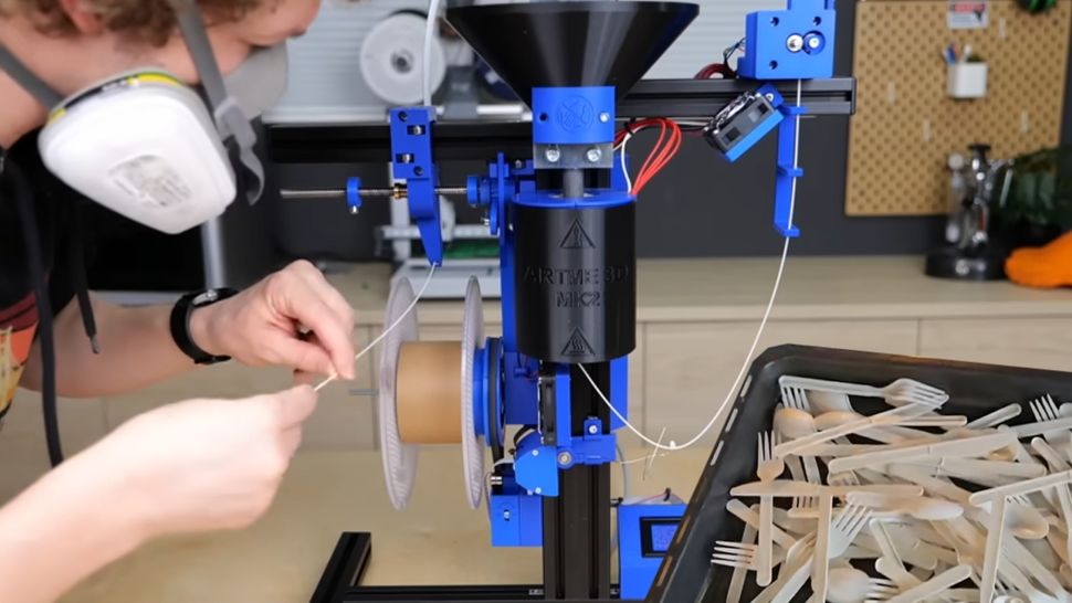 Recycled plastic utensils make surprisingly good 3D printer filament ...