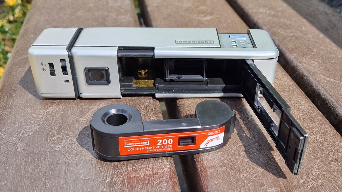 Lomomatic 110 Camera & Flash Metal review: get your groove on with this ...