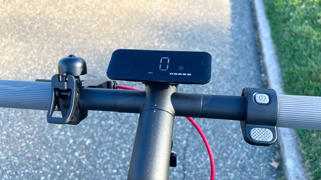 NAVEE V40 Pro electric scooter review: A solid mid-range scooter in ...