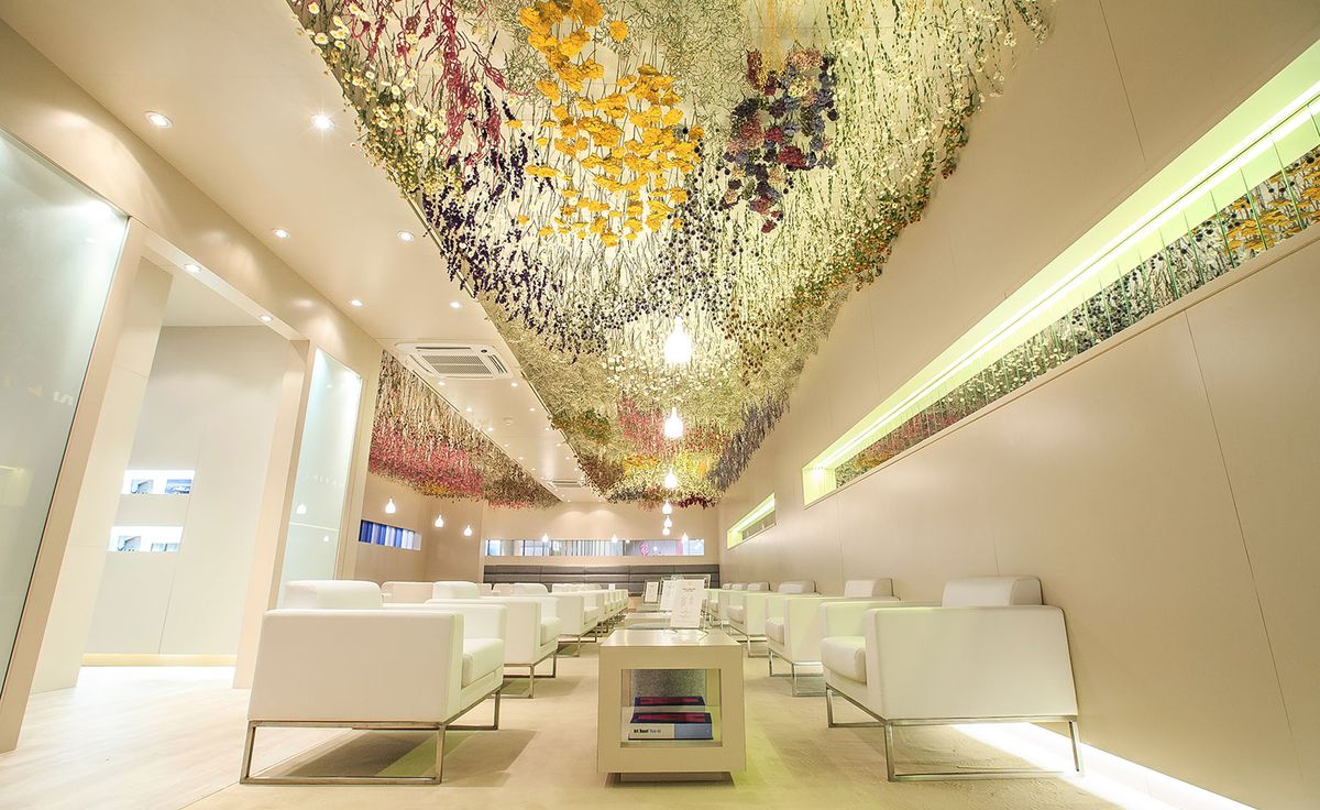 Rebecca Louise Law creates a flower installation for NetJets | Wallpaper*