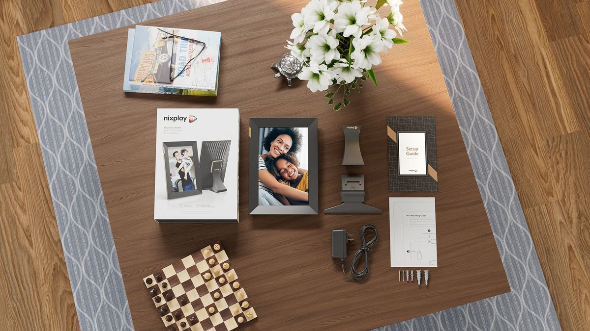 Nixplay Smart Photo Frame 10.1 inch Touch review | Tom's Guide