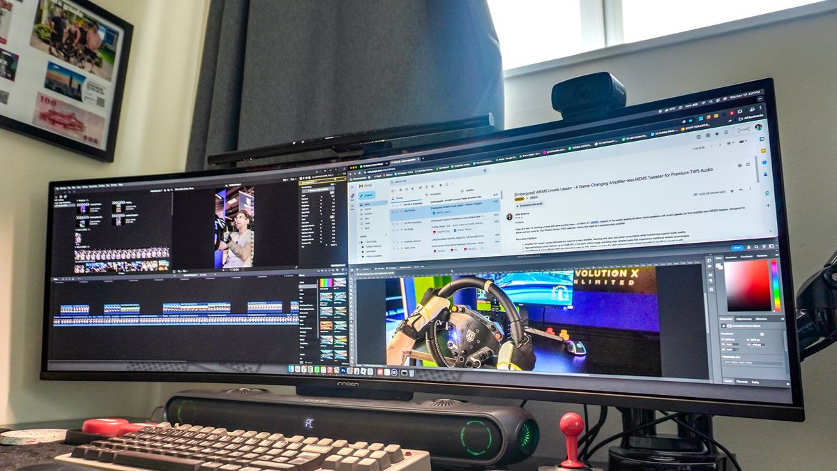 I ditched my dual monitor setup for this ultrawide OLED monitor — and ...