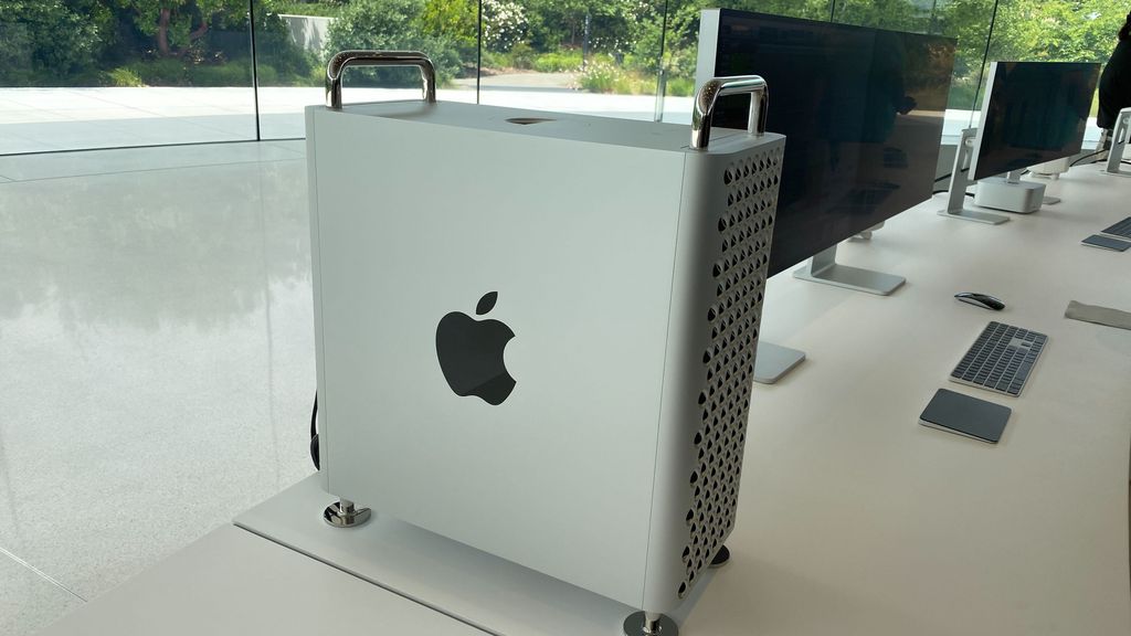 Apple discontinues Mac Pro after 20 years — system had been stuck in ...