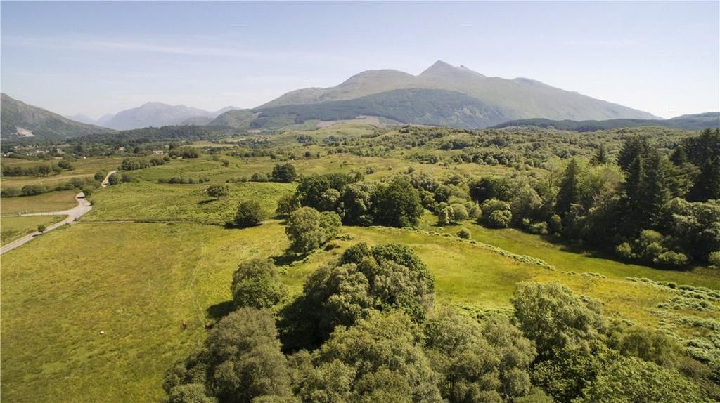 An eight-bedroom mansion with 28 acres plus fishing rights, at the ...